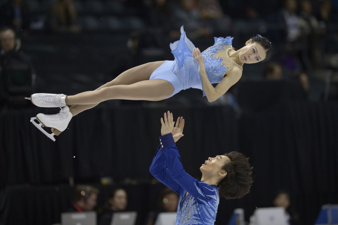 Pang/Tong di misura su Savchenko/Szolkowy nel corto coppie della Cup of ...