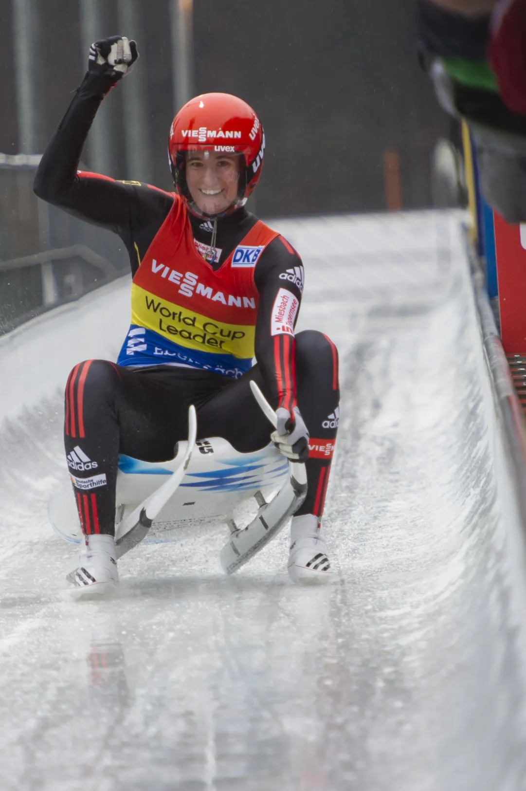 Natalie Geinsenberger su un altro pianeta a Winterberg. Gasparini nelle ...